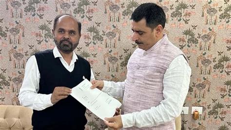 Gujarat Congress Faces Setback As Veteran Leader Cj Chavda Resigns Likely To Join Bjp