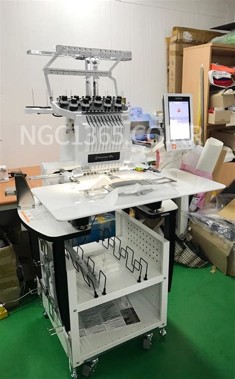 컴퓨터 자수기 설치기 Pr1000e 부라더 단두 10침 자수기계 Brother 자수기계 구입 및 렌탈 자수미싱 자수