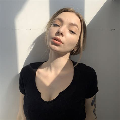 Babe On Of Scrolller