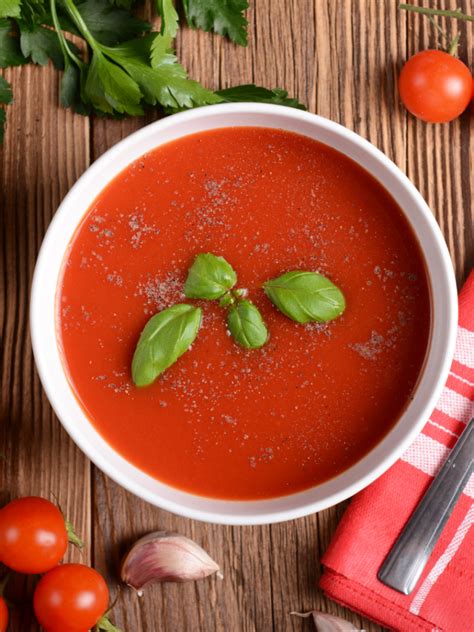 Tomatsoppa Voltaire