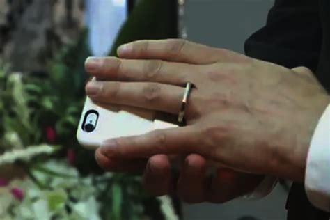 Hombre Se Casó Con Su Celular En Las Vegas “es La Relación Más Larga