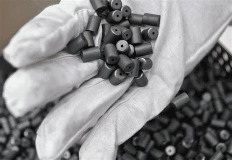 Michael Backelöv On Linkedin This Is What Uranium Dioxide Looks Like