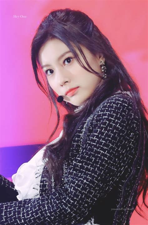 Hyewon ~ Izone Iz One Izone Wallpaper Iz One Hyewon