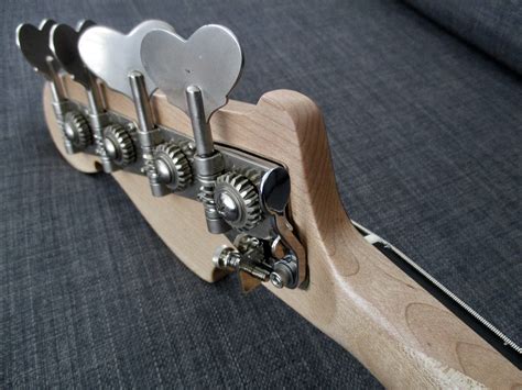 Those Giant Fender Tuning Keys Page 7