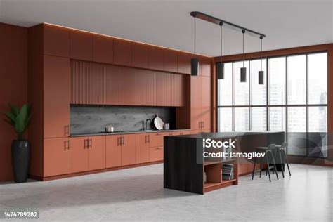바 조리대와 파노라마 창문 근처의 좌석이 있는 갈색 주방 인테리어 0명에 대한 스톡 사진 및 기타 이미지 0명 3차원 형태 가구 Istock