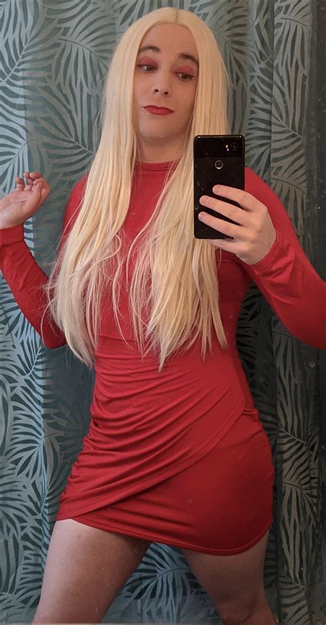 Being Stuck At Home All Day Because Of A Snow Storm Is A Perfect Reason To Get Dolled Up