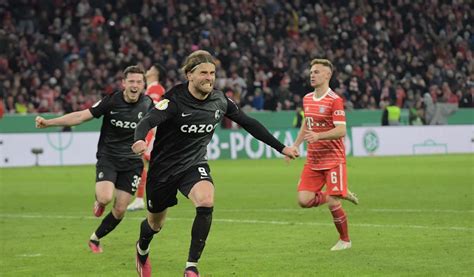 Pokal Sensation Freiburg Kegelt Die Bayern Raus Mopo