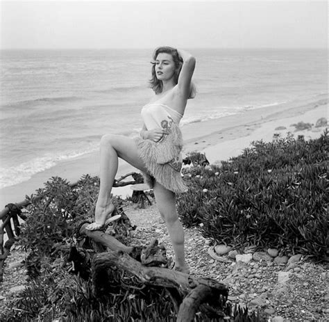 30 Glamorous Photos Of Elaine Stewart In The 1950s ~ Vintage Everyday