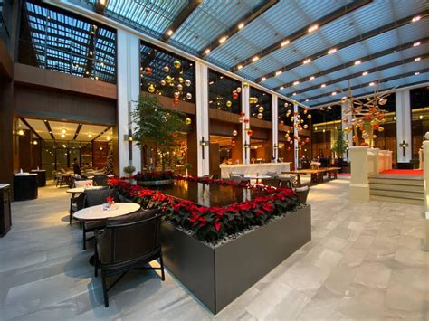 សណ្ឋាគារលំដាប់ផ្កាយ៥ តម្លៃ ១៨០លានដុល្លារ របស់អ្នកឧកញ៉ា លាង ឃុន សម្ពោធជាផ្លូវការ