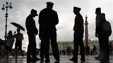 Russland M Dchen H Ngt Plakate In Der Schule Auf Jetzt Sitzt Sie In Haft