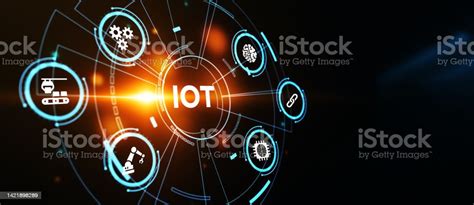사물 인터넷 Iot 개념 사업가는 Iot 제품과 솔루션을 제공합니다 3d 일러스트레이션 0명에 대한 스톡 사진 및 기타 이미지
