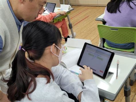 25명 중 20명이 잠자는 고교 교실ai 교과서가 깨울 수 있을까