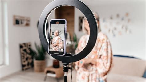 Tips Membuat Konten Kreatif Dengan Kamera Ponsel IDS BTEC