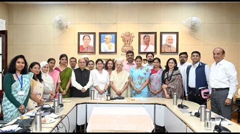 Governor Anandiben Patel Asks Khwaja Moinuddin Chishti Language