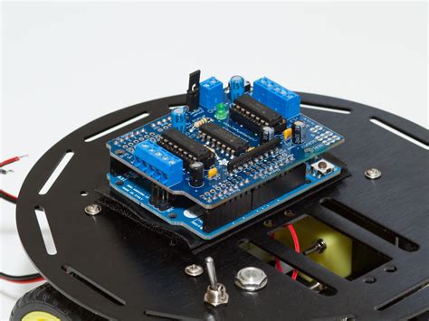 build the rovera 2wd robot make