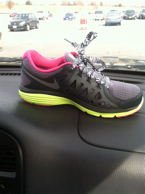 NIKE BETTER WORLD TEMPO SHOE SIZE BLACK/LIME GREEN LACE UP MINT ...