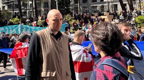 ირაკლი ფავლენიშვილი ეს არის ქვეყნის ღალატი და ქვეყნის ღალატზე როგორც 9 აპრილს გაიმარჯვა