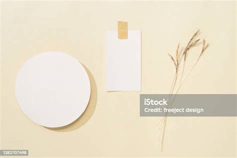 직물에 소박한 빈 카드 복사 공간 배경에 대한 레이아웃 컴포지션입니다 미니멀 플랫 레이 모형 0명에 대한 스톡 사진 및 기타 이미지 Istock