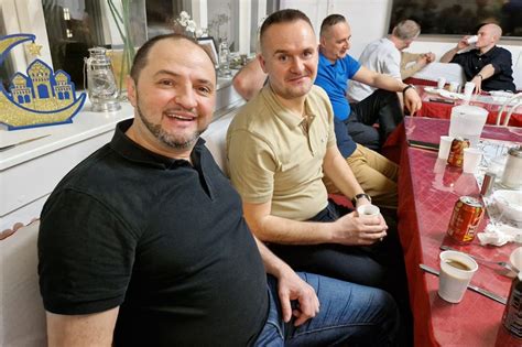 Ambasador Emir Poljo I Prof Dr Safet Bektović Na Iftaru U Džematu