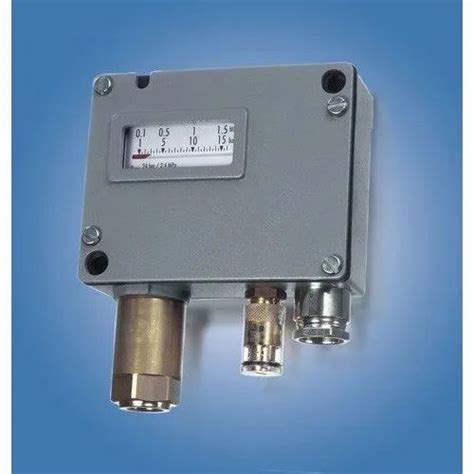 3 Psi Liquid Differential Pressure Switch Contact System Type Spdt 30 To 65 Degree C At Rs