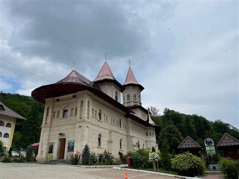 Manastirea Nechit Avichristravel