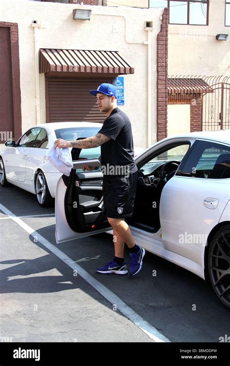 Rob Kardashian Arriving At The Rehearsals For Dancing With The Stars In Los Angeles 15