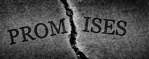 깨진 약속과 깨진 된 시멘트에 의해 표현 되 거나 상징 하는 계약 부정직 을 위반 깨짐에 대한 스톡 사진 및 기타 이미지 깨짐 동의 묶인 Istock