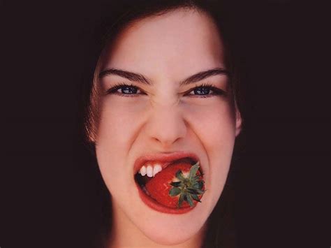 Liv Tyler Sexy Wallpaper Images