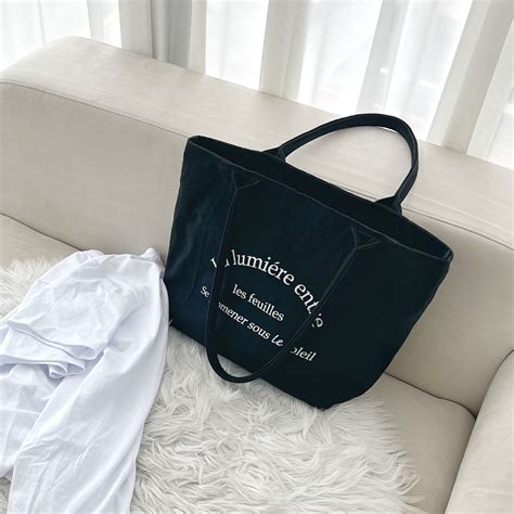 팔레뜨아 Pallettea 봄여름에 생각나는 스위트백~ 파스텔 색상이 따오르는 계절입니다 ̈ 🌸스위트피 꽃 처럼 부드러운 핑크빛이 여리여리 사랑스러운 느낌을 🌸허브의