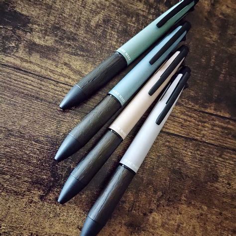 ジェットストリーム インサイド ピュアモルト 4and1 新品 限定 三菱鉛筆 匿名 メルカリ