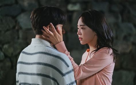 Sinopsis Welcome To Samdalri Episode 9 Yong Pil Dan Sam Dal Berciuman