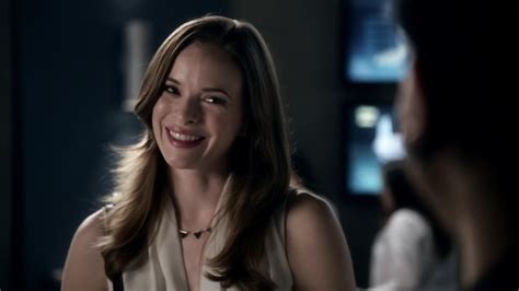 Caitlin Snow Hot Dr Caitlin Snow Caitlin Season 2 Felicity Smoak