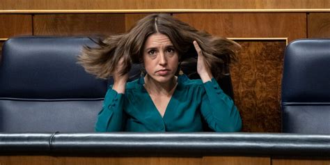 Amparo Domingo Ser Mujer No Es Un Sentimiento