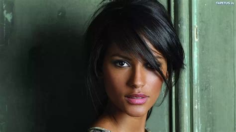 Brunetka Twarz Portret Emanuela De Paula
