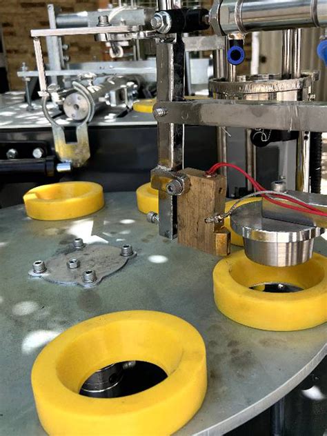 خرید دستگاه تولید لیوان کاغذی