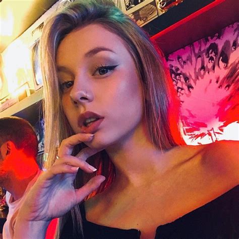 Ester Expósito Hd Wallpapers Top Free Ester Expósito Hd Backgrounds