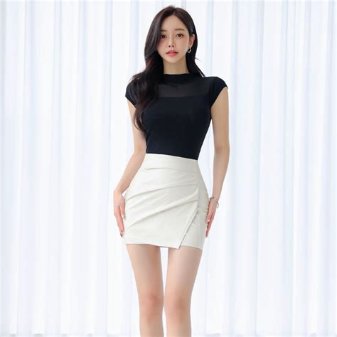 티나니 ᴛ ɴ ᴀ ɴ ɪ🇰🇷 ※유사품 주의※ 그냥이쁘면 안돼요~제일이뻐야지😍프리 시스루 티셔츠리엘라 랩 스커트♥ 구경오세요