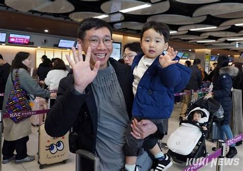 ‘평소보다 일찍 오세요 연휴 앞두고 붐비는 김포국제공항 [쿠키포토]