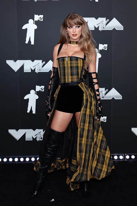 The Most Memorable VMAs 2024 Red Carpet Looks