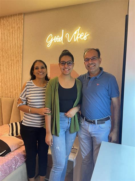 Dr Sanjeev Miglani Md Auf Linkedin My Wife Dr Urvashi Miglani Md And I Are Delighted To