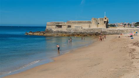 리스본 근처 해변 배경에 고대 요새포르투갈 코스타 베르데 포르투갈어 리비에라 오에이라스에 대한 스톡 사진 및 기타 이미지 오에이라스 포르투갈 해변 Istock