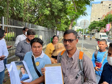 យុវជនមួយក្រុម ដាក់ញត្តិទៅក្រសួងអប់រំ ជំទាស់នឹងការបង្កើត ដេប៉ាតឺម៉ង់វៀតណាម