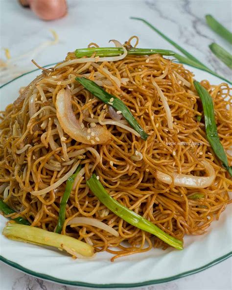 Cantonese Soy Sauce Chow Mein At Beverly Marone Blog