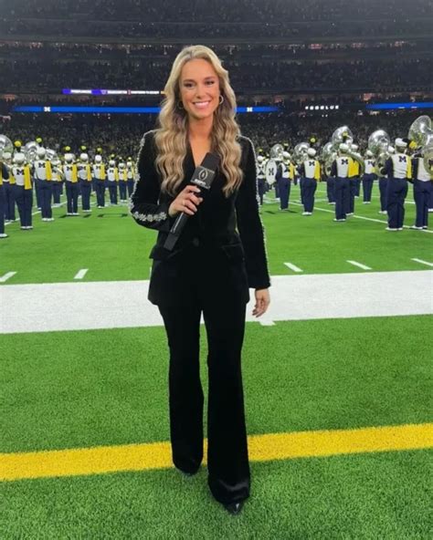 Molly Mcgrath Measurements Bio Height Weight Shoe And Bra Size