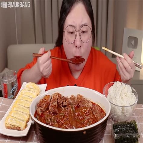 삼겹살 김치찜 먹방 직접 만든 집밥먹방 밥도둑 먹방 삼겹살 김치찜 먹방 직접 만든 집밥먹방 밥도둑 먹방 By Calm