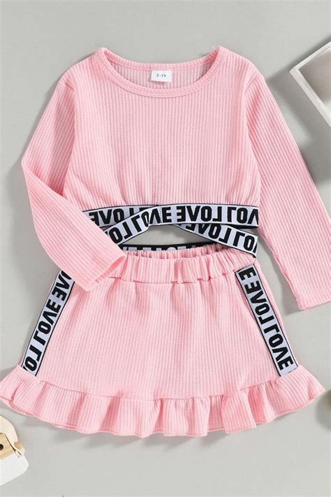 Кофта мини и мини юбка в 2024 г | Модная одежда для девушек, Одежда для ...
