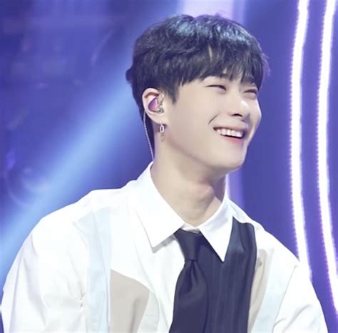 Blip 웃을때 가장 예쁘고 귀여운 남자 ️