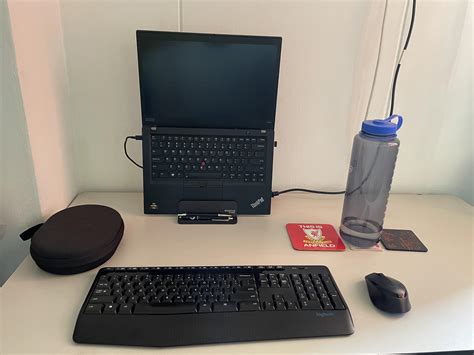 moving house so this is my temporary workspace setup scrolller