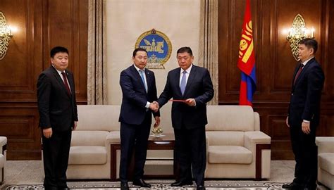 Нийслэлийн эрх зүйн байдлын тухай хуулийн шинэчилсэн найруулгын төслийг өргөн мэдүүлэв