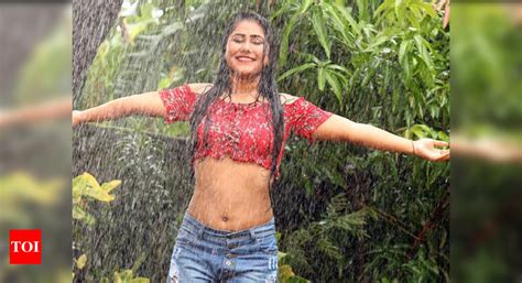 Priyanka Pandit Looks Unrecognisable In This Throwback Photo Bhojpuri